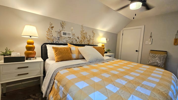 4 Brs~king Beds~office Space~easy To Hp Market~hpu - High Point, NC