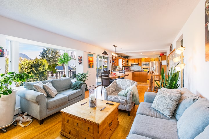 Luxury Country Style Home-2-.•+*hottub And Gym*+•. - Coquitlam