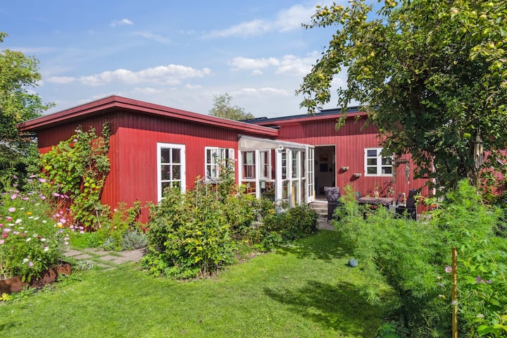 Cozy Red House In Copenhagen! - Copenhaguen
