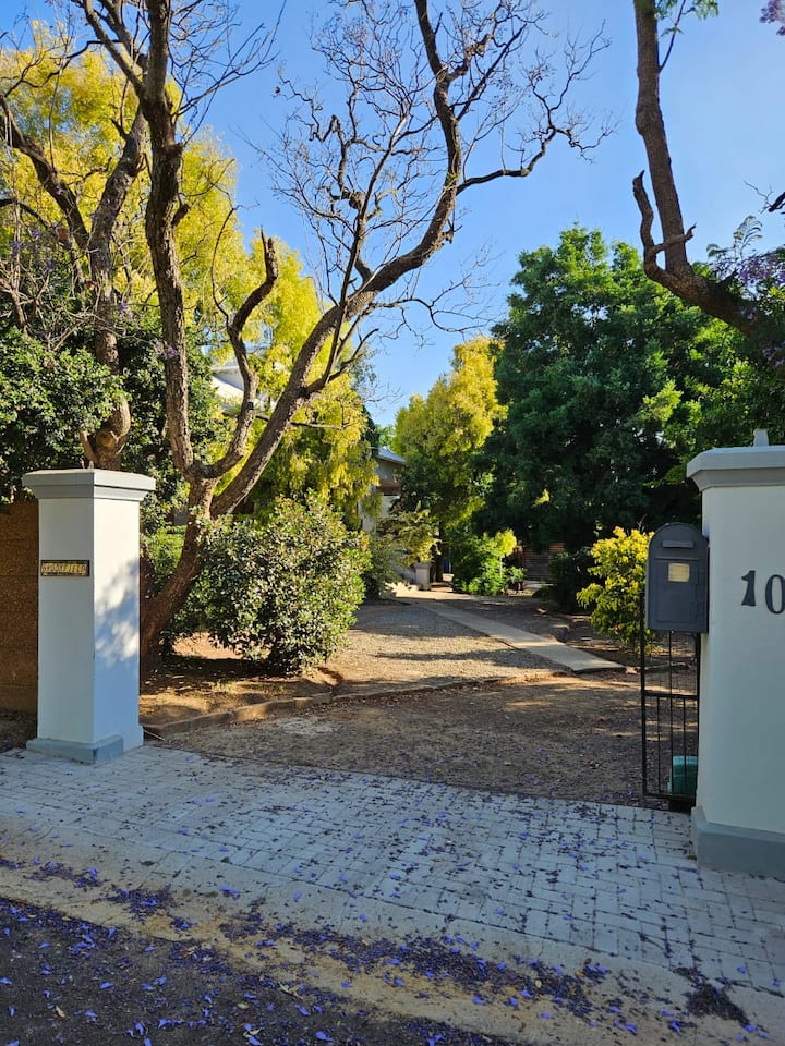 Tranquil Studio Apt @ Brookfield - Wellington, South Africa