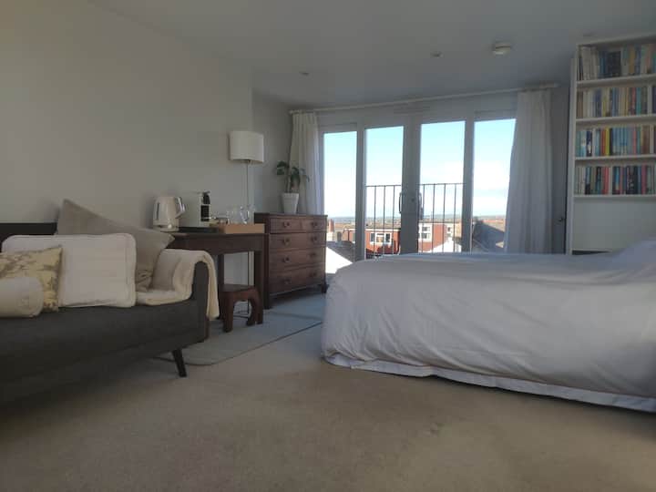 Spacious, Light & Airy Loft With Great Views - Rottingdean
