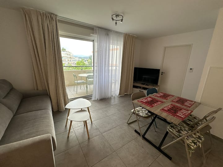 Appart Neuf,100m Plage, Terrasse, Clim Parking - Fréjus