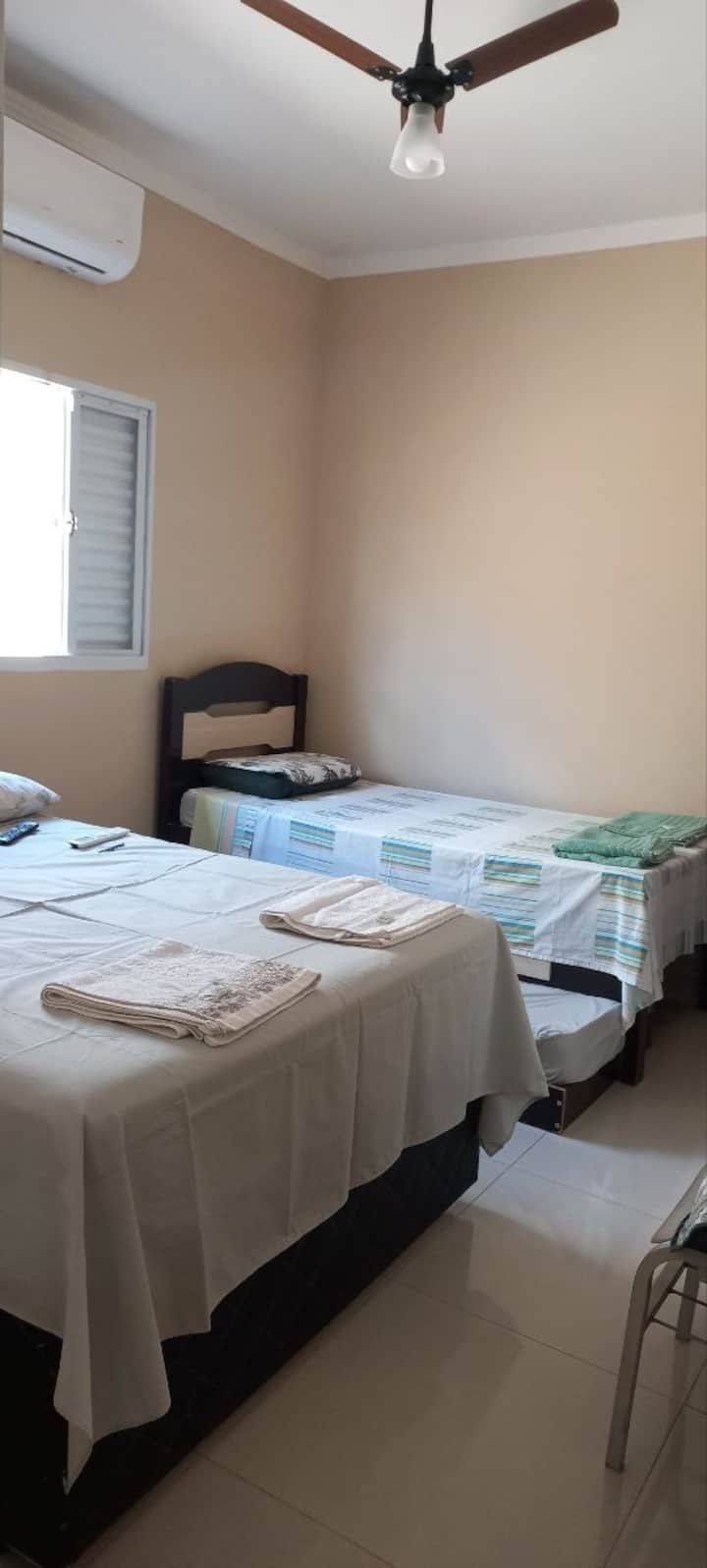 Quarto Com 1 De Casal E 1 Solteiro - Araraquara