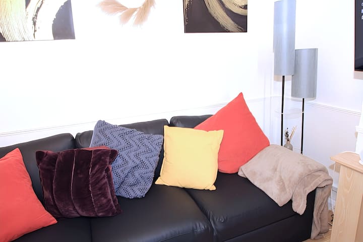 2ndhomestays I Erdington | Sleeps 5-6 I Parking - The Royal Town of Sutton Coldfield