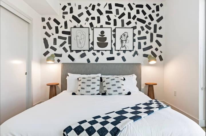 K-town Gem Near Food & Fun | Gym & Free Parking - Culver City