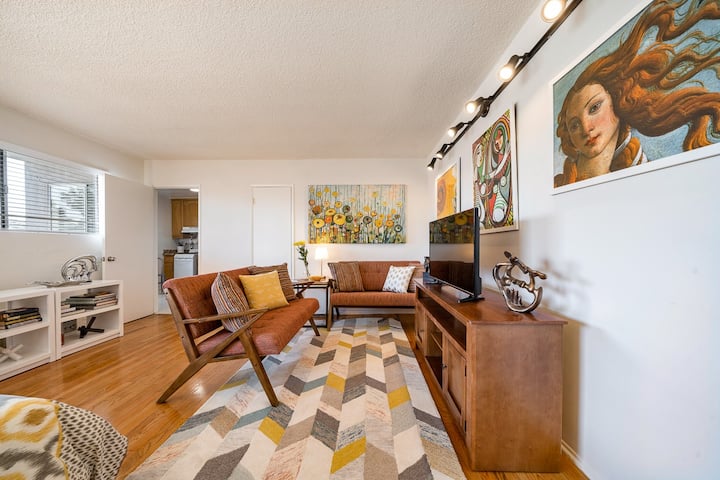 Charming Hollywood - West Hollywood, CA