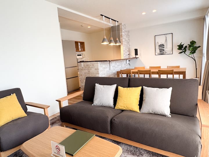 C1/mujiの家具使用の2ldkルーム/jr旭川駅から徒歩7分/絶景スタバ近く/最大6名/無料p1 - 旭川市