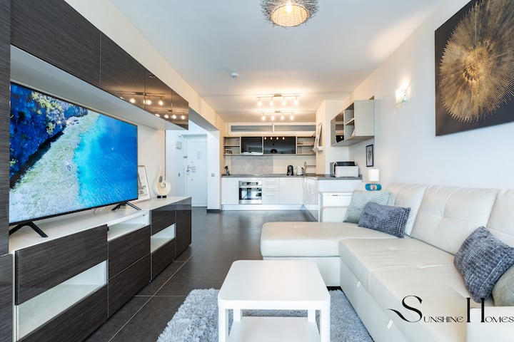 Stylish Retreat: 1-bed, Pool, Sleeps 3 - Benalmádena