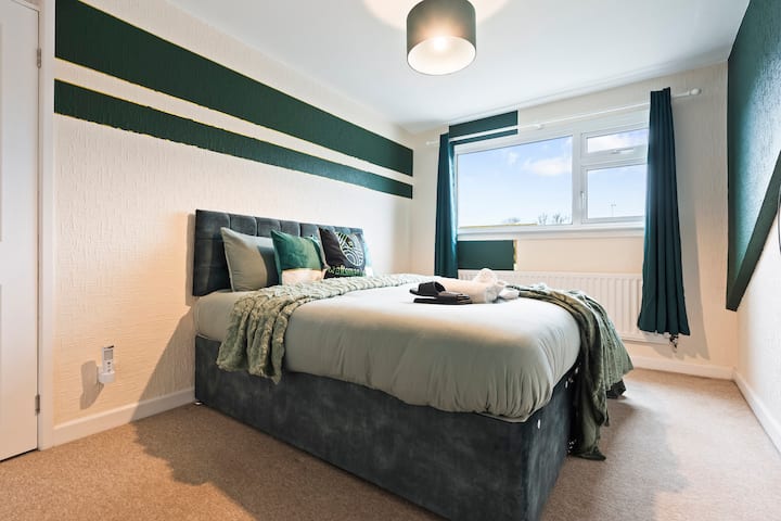 Elegant 4 Br House Parking | Wi-fi | Guests 6 - Burnham-on-Sea