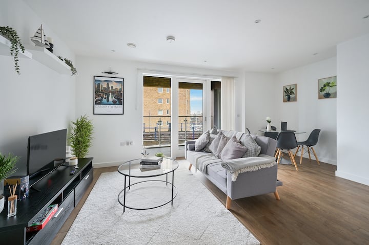 Canary Chic: 2 Bedroom Flat With City Views - Londres