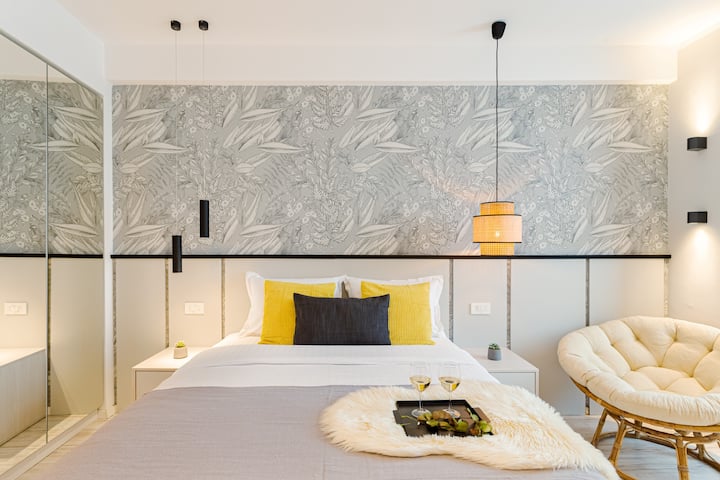 Centric Charm: Modern Studio Living - Bucarest