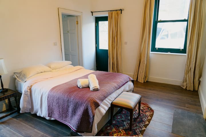 Ensuite At Country Estate Coach House (Room 4) - Ballinasloe
