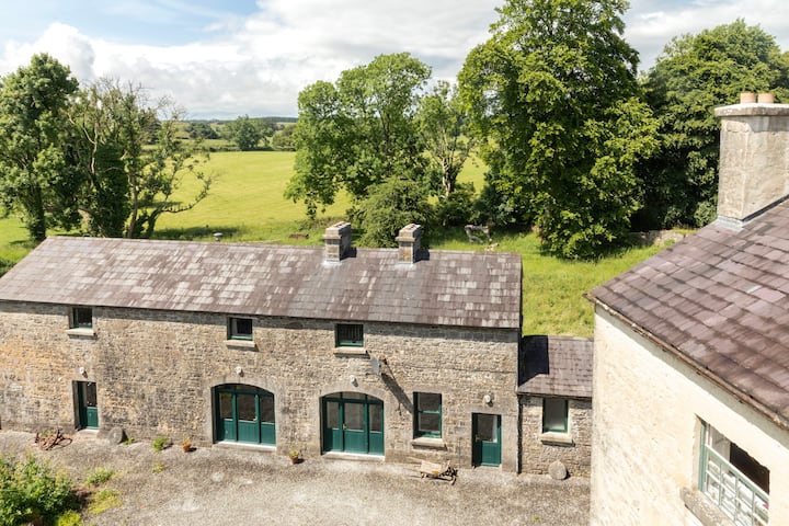 Ensuite In The Coach House At Ballinderry (Room 1) - Ballinasloe