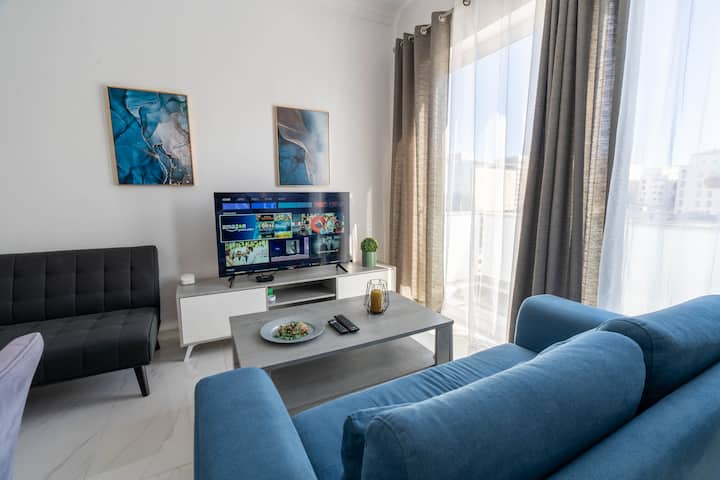 A25 Sliema Bay-near Valletta Ferry By Quicktrips - La Valette