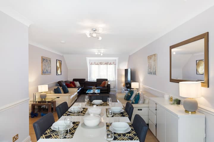 Large Apartment/ Parks/ Golf Course - Enfield, UK