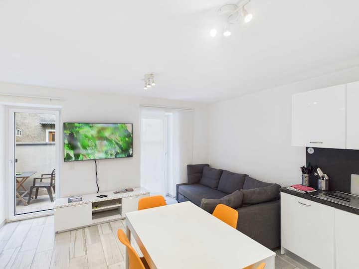 Charming Village Apt With Courtyard - Lugano