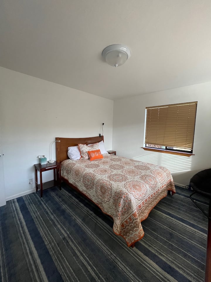 Stylish Retreat In Mt. Shasta! - Mount Shasta, CA