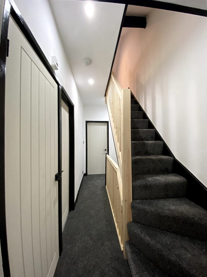 Cardiff Central Home Sleeps 11 - Cardiff