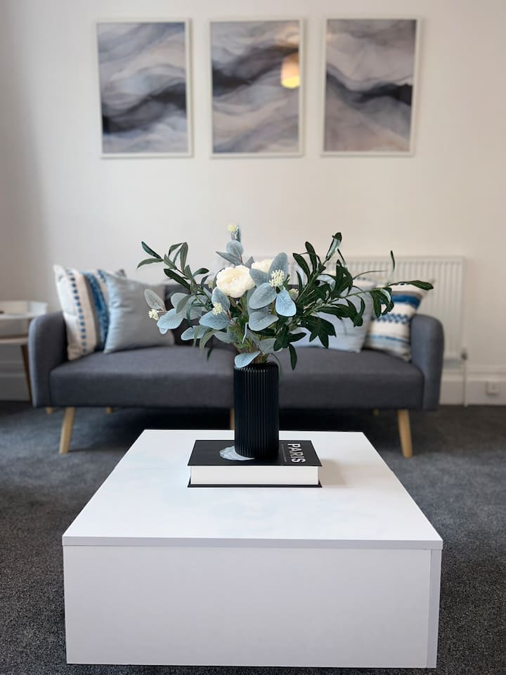 The View | The Quayside Serviced Apartments - Gloucester