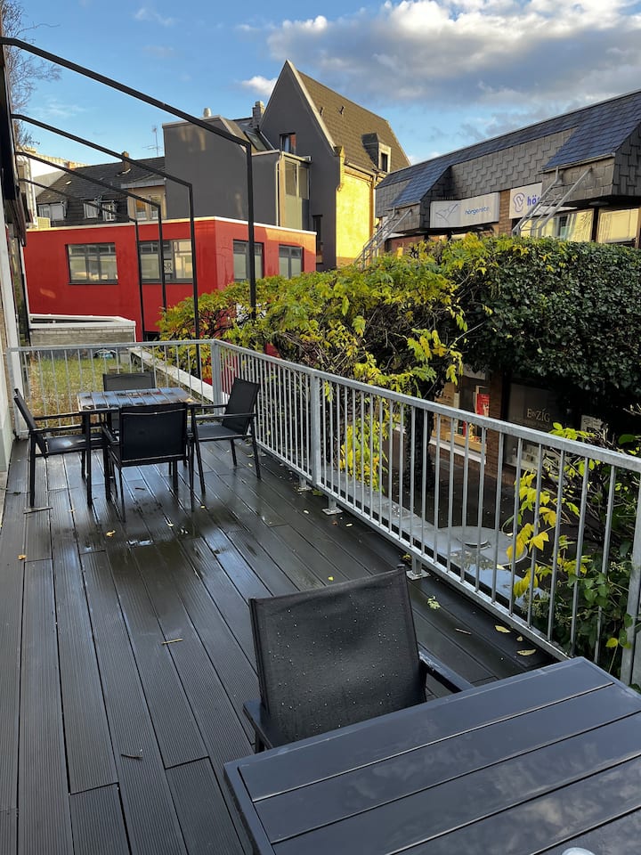 Central 4-bedroom Apartment In Bergisch Gladbach - Cologne