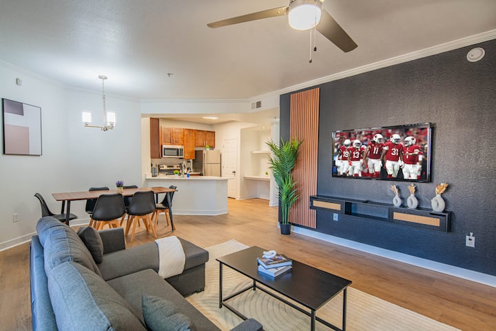 Near State Farm Stadium | Pool, Gym, Balcony, W/d - Glendale, AZ