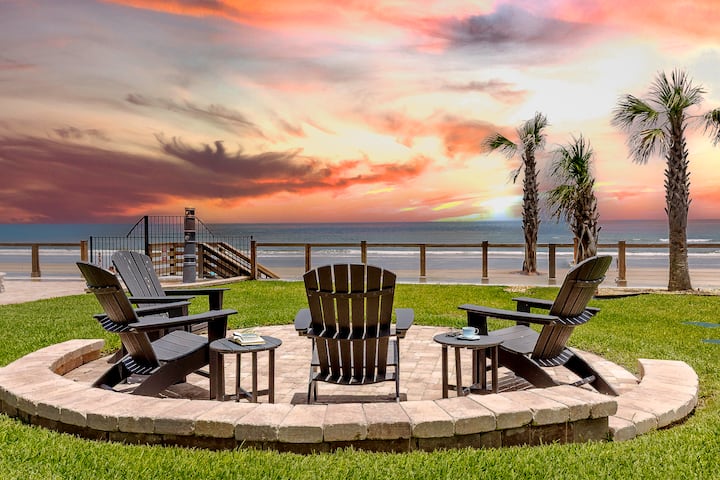 Oceanfront Boho Beach Condo 1st Floor! - New Smyrna Beach, FL