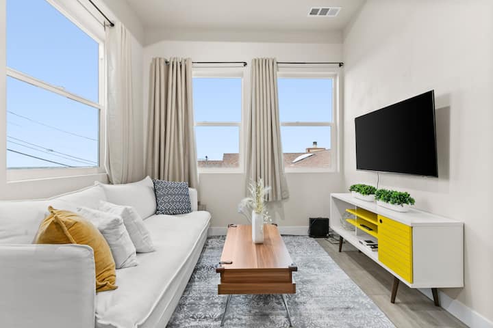 Jane's Home (167b) | New 2b1b Home + Large Patio - San Leandro, CA
