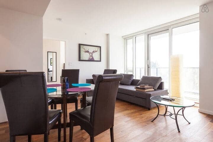 Lovely 2br+2bh Apartment With Ac - Vancouver