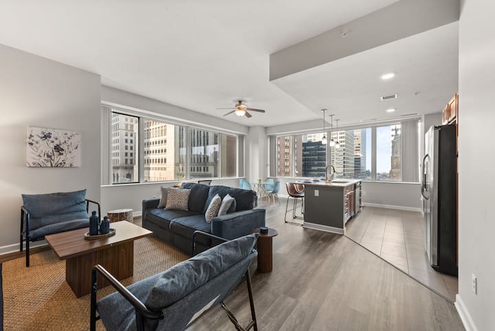 Luxury Apartment | Downtown | Free Parking - Cleveland