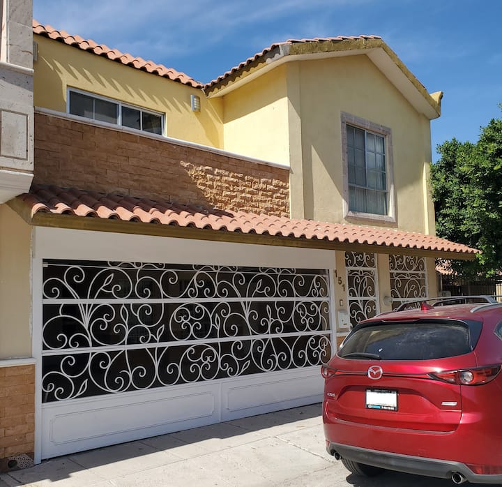 Acogedora Y Amplia Residencia. - Torreón