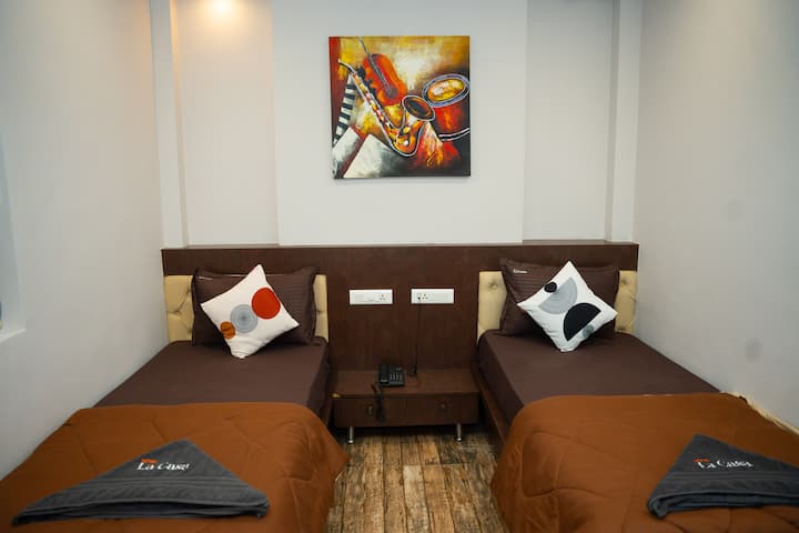 Twin With Breakfast - La Casa - Vijayawada