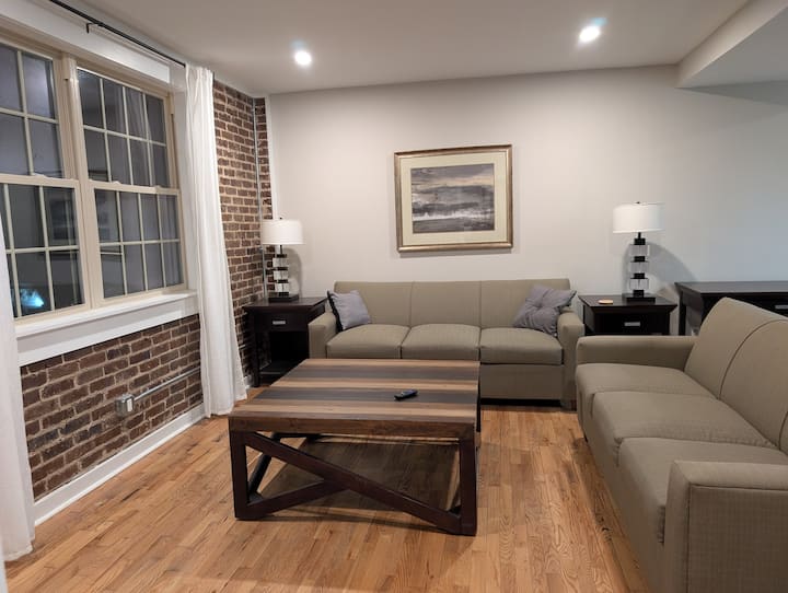 New Modern 2 Br In Excellent Location (201) - Maryville, TN