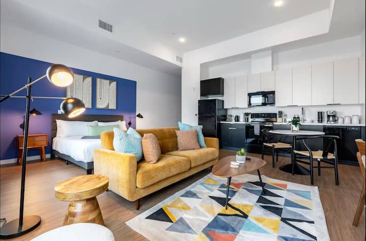 Modern Studio Retreat In The Heart Of Art District - Bunker Hill - Los Angeles