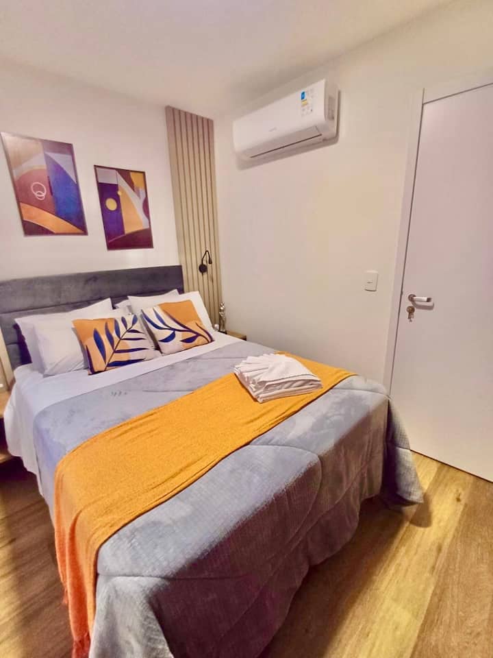 Novinho, Lindo E Moderno C/ Ar Cond. - Curitiba
