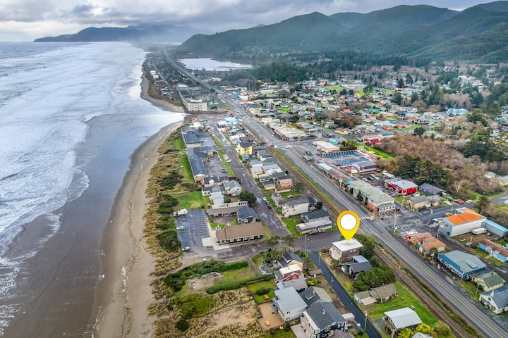 Oceanview | Dwntwn | Large Groups | Steps To Beach - Rockaway Beach, OR