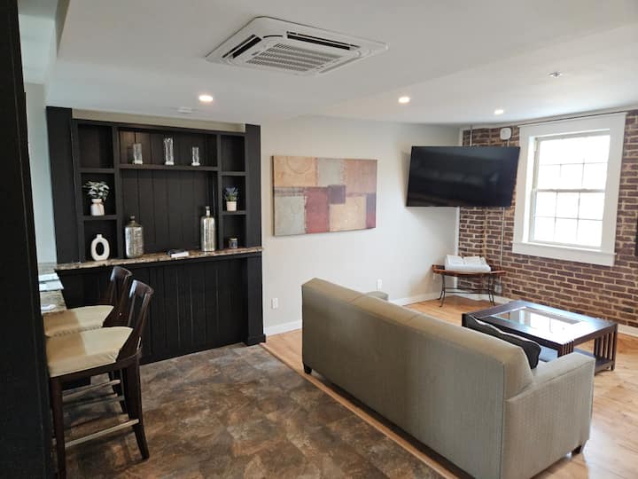 Modern 2br In Great Location (202) - Maryville, TN