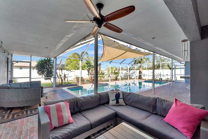 Modern Coastal Home • Pool + Outdoor Kitchen - Punta Gorda, FL