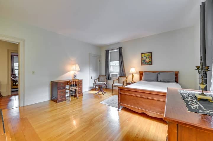 Davide's Place - Room 3 - Pittsfield, MA