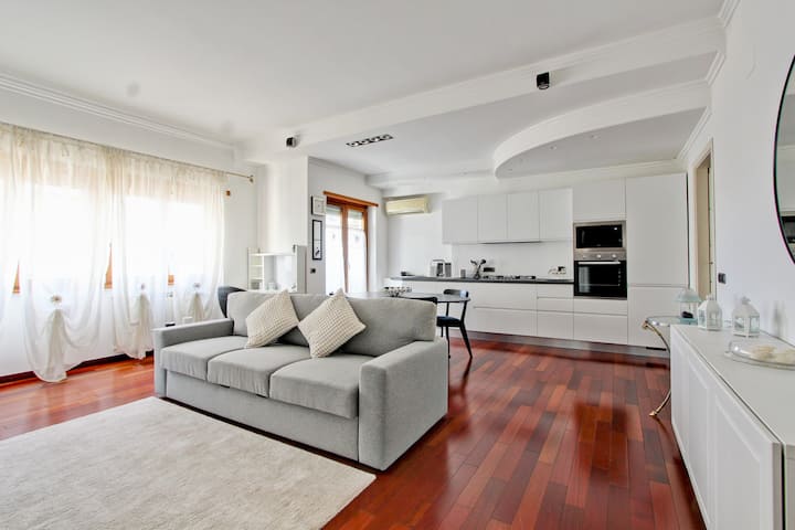 Cherry In Rome - Rom