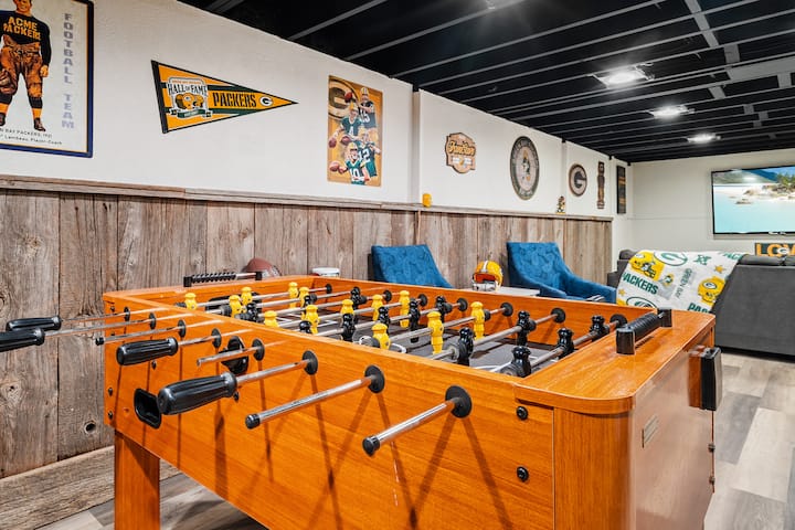 J-love Shack-walk2lambeau-experience Gb King Beds - Green Bay, WI