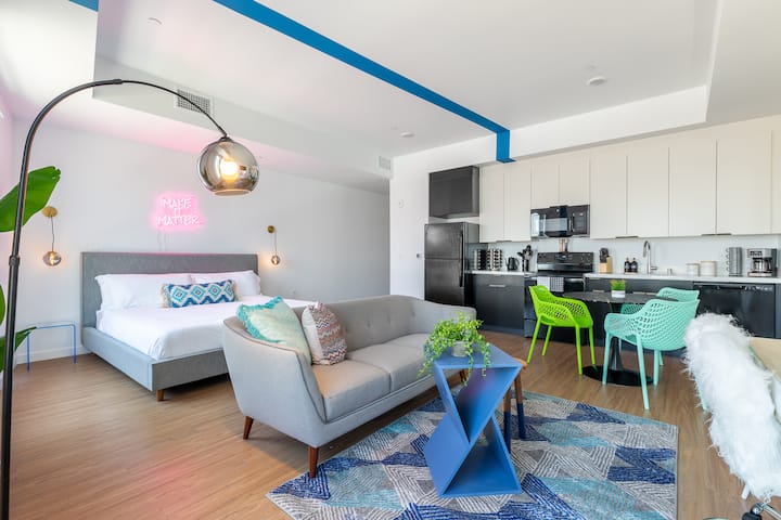 Chic Studio W/stunning Dtla Views-walk To Metro - Vernon, CA
