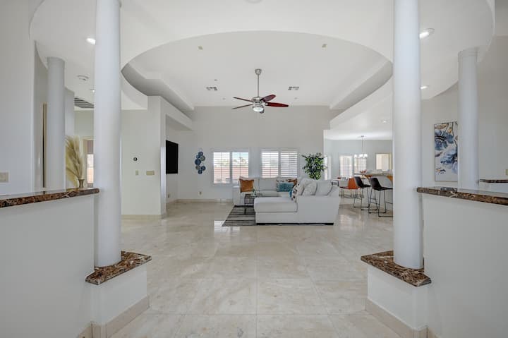 Spacious Luxury Gated Home-1 Miles To Strip! - Las Vegas