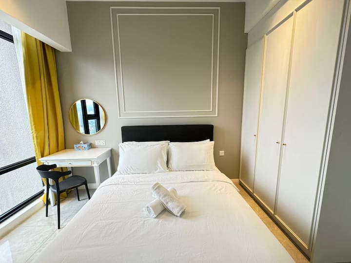 Crystal Axon Bukit Bintang 1 To 5 Pax - Klcc Trx - Kuala Lumpur