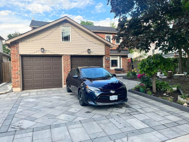 Entire Unit Just Beside 401 & Ajax Go Station! - Pickering