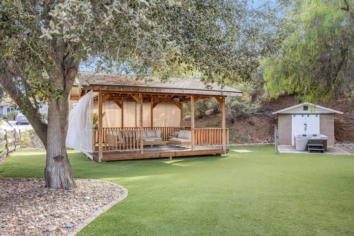 Modern Spacious Luxury Retreat-hot Tub/gazebo/bbq - Poway, CA