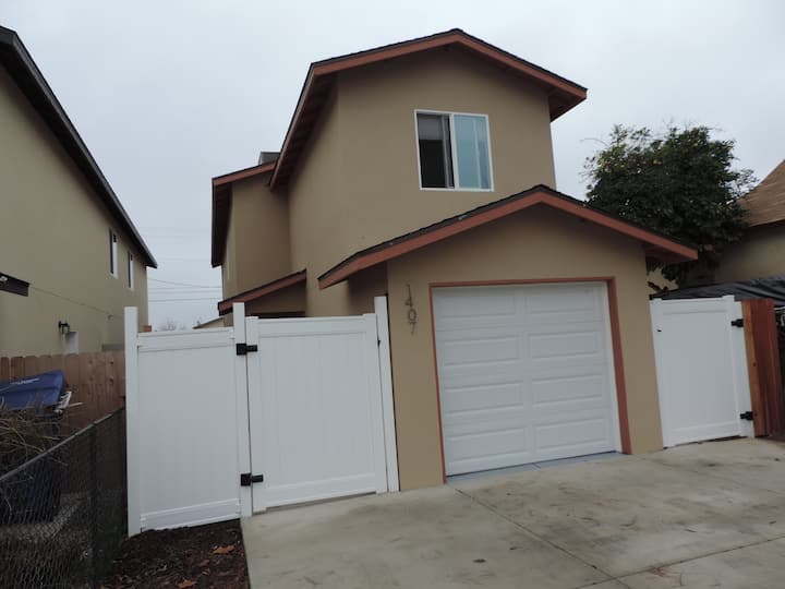 New Modern Home 4beds 2.5 Bath - Bakersfield, CA