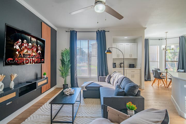Chic 2bd | West Gate+stadium+kingbed+w/d+pool+gym - Glendale, AZ
