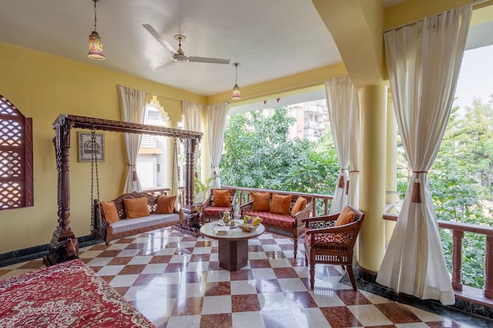 Royal Mansion With Garden - Udaipur