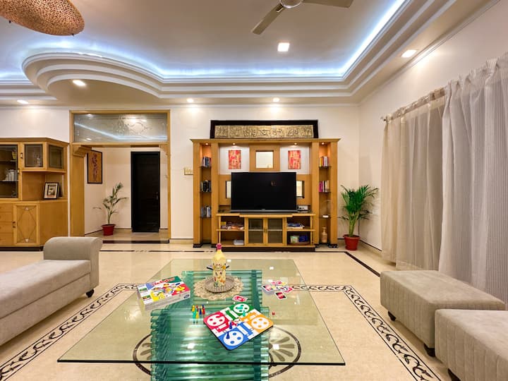 Vaayu Villa 3bhk •Near Assi • Bhu • 4500+ Sqft - Varanasi