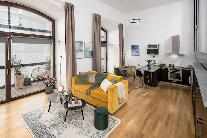 2bdr Apt. W/ Garage And Terrace •Ac• Karlín - Prague